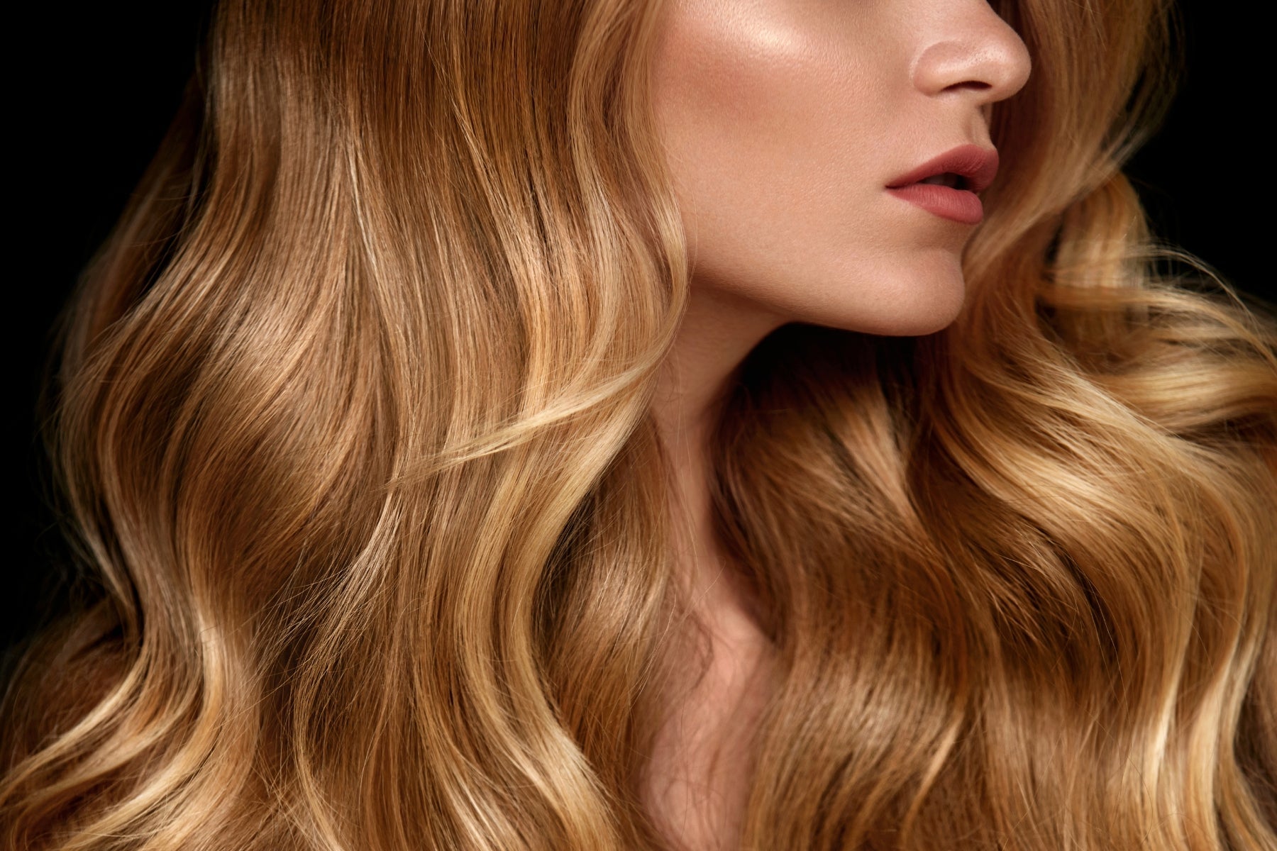 Cómo dar brillo a tu pelo | Trucos para una melena luminosa